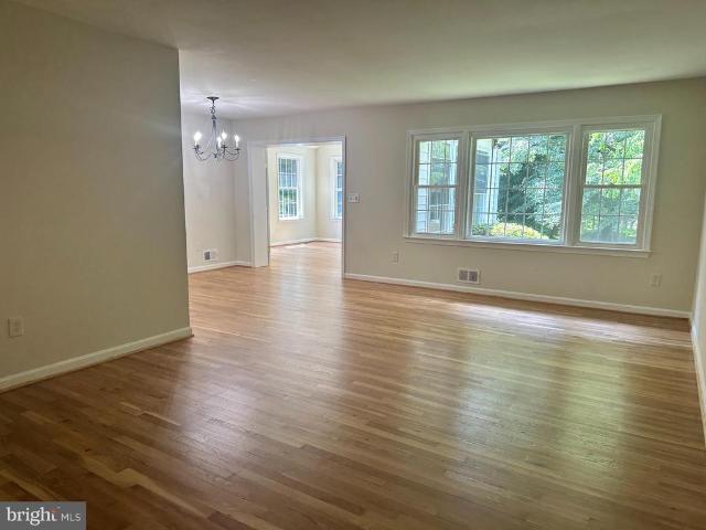10 Caddy Court