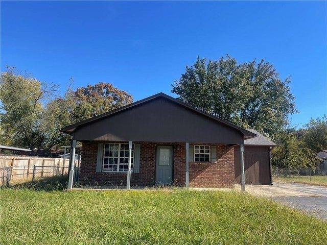 10 Cagle St, Clarksville, AR 72830