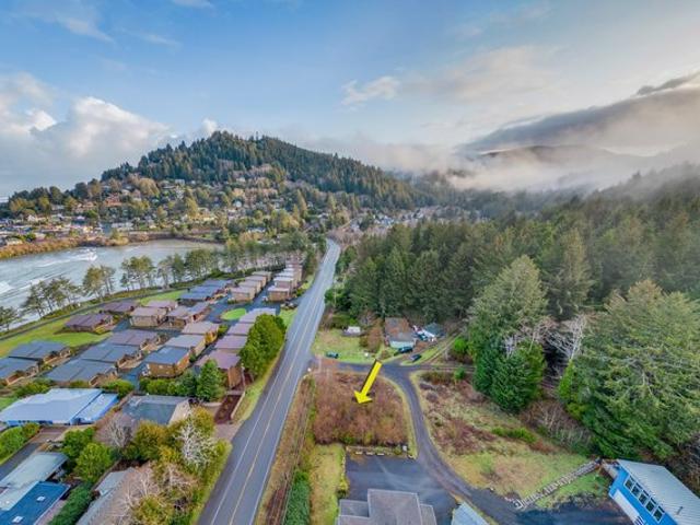 10 Cape Ranch Rd, Yachats, OR 97498