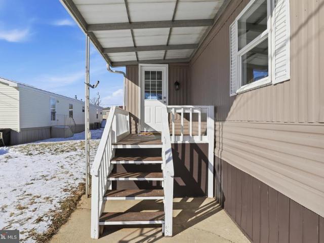 10 Caravan Court