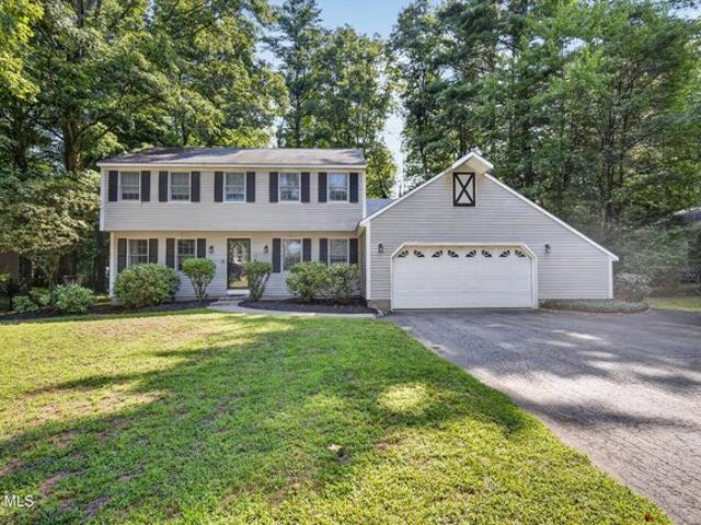 10 Carefree Ln, Wilton, NY 12831