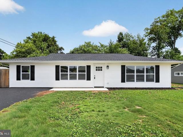 10 Carlin Ln, Newark, DE 19713