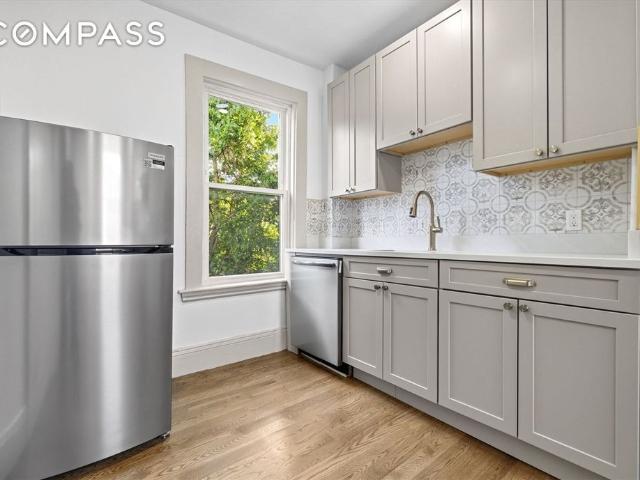 10 Carlton St 2, Somerville, MA