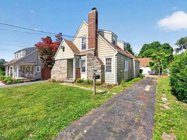 10 Carlyle Ave, Morris Plains, NJ 07950