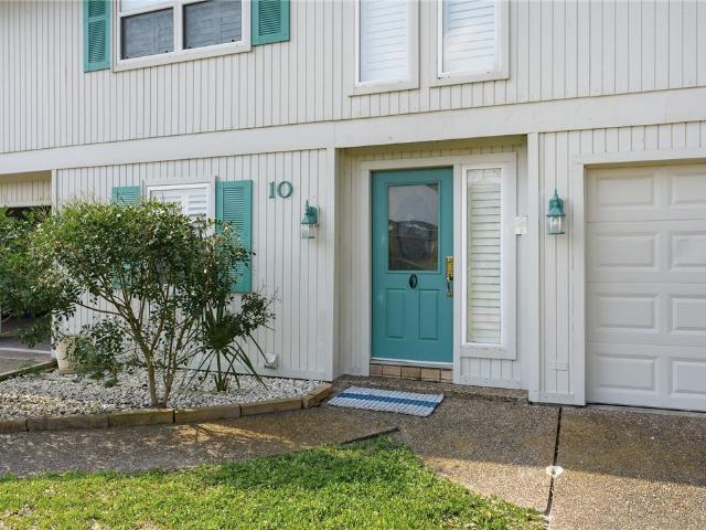 10 Catalina Drive