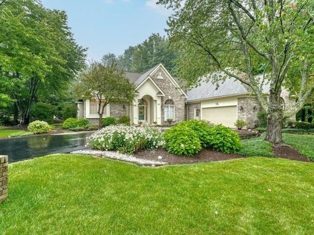 10 Cathedral Oaks, Fairport, NY 14450