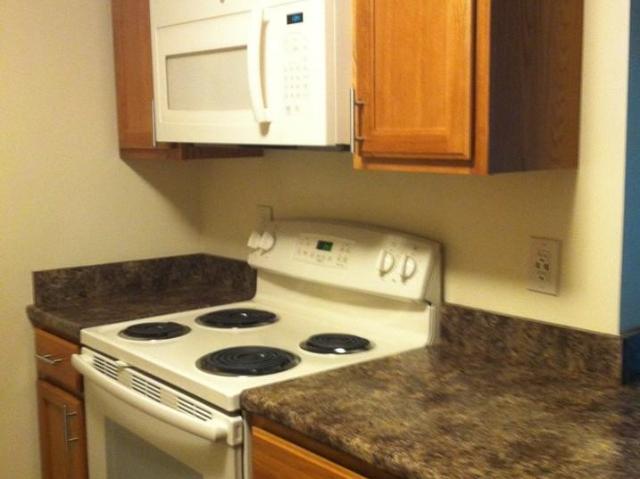 10 Center Street 2 Bedroom Apartment for Rent at 10 Center St, Merrimack, NH 03054
