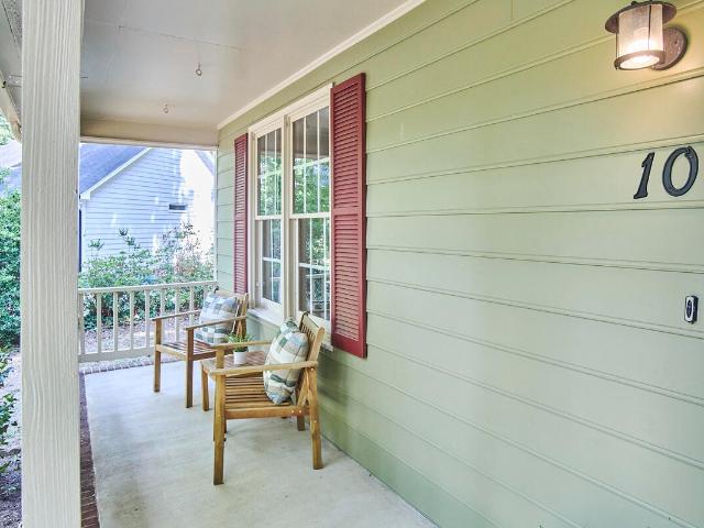 10 Cedar Bluff Court