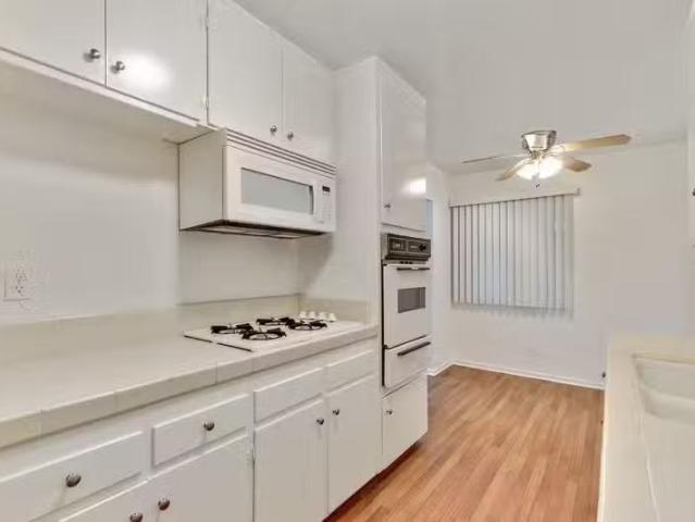 10 Cedar Court Apartments