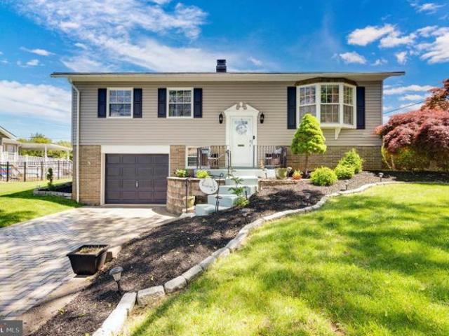 10 Cherrywood Rd, Reading, PA 19610