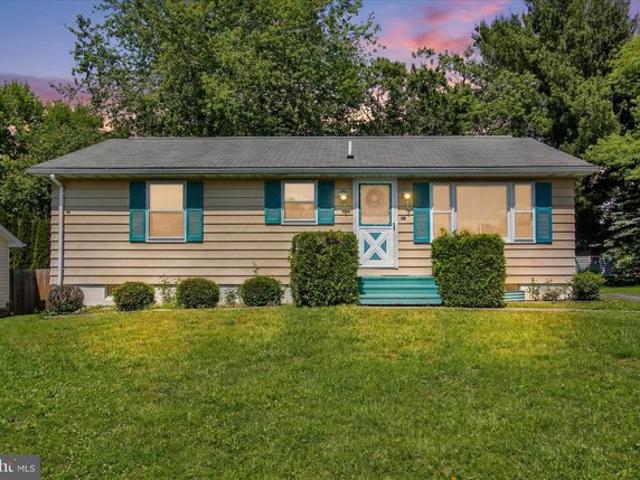 10 Cherry Ct, New Oxford, PA 17350