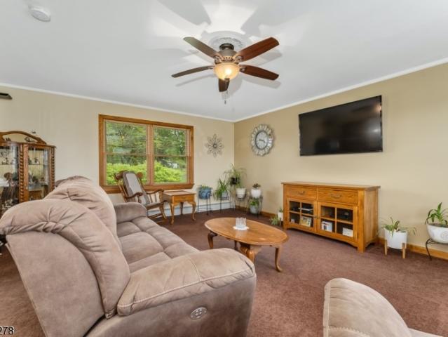 10 Chestnut Ave