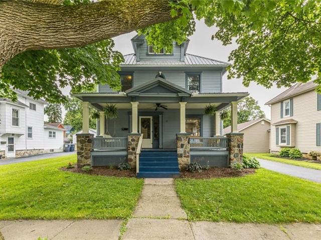 10 Chestnut St, Phelps, NY 14532