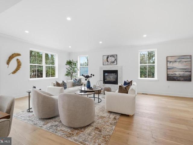 10 Churchville Lane