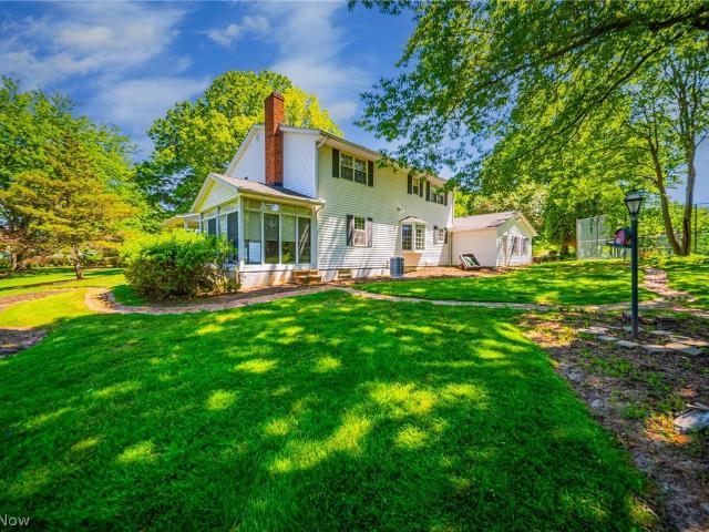 10 Concord Knoll