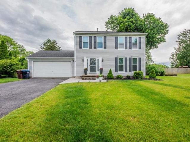 10 Constitution Cir, Rochester, NY 14624