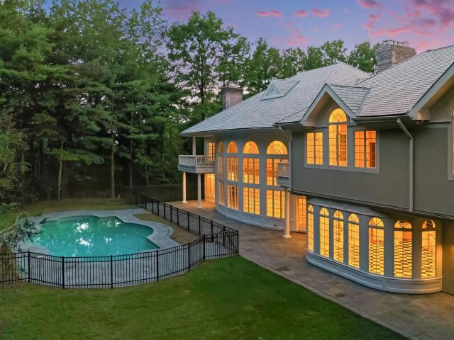 10 Cooper Road