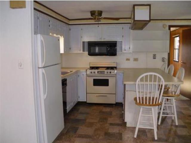 10 Coachmen Ter, Plymouth, MA 02360