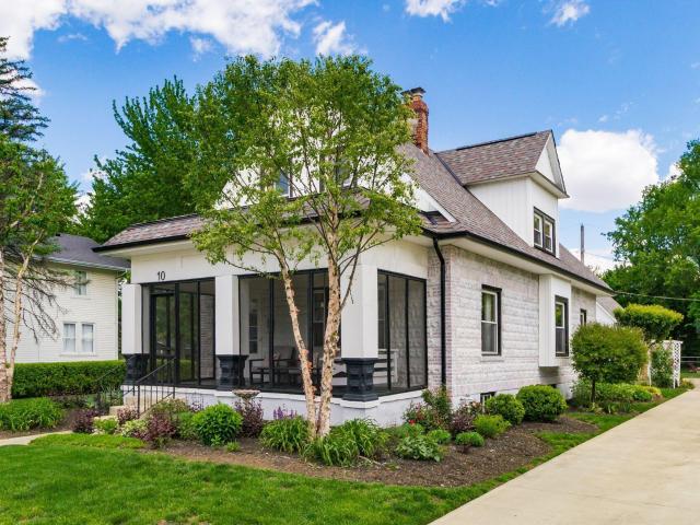 10 Columbia Avenue