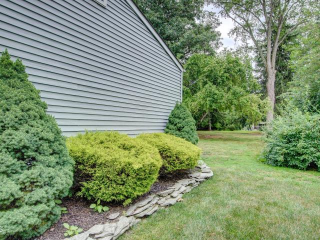 10 Cornwall Drive