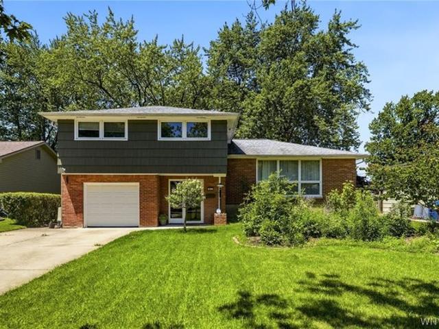 10 Cottonwood Dr, Buffalo, NY 14221