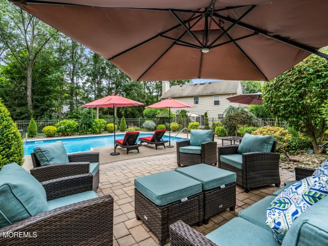 10 Cottonwood Drive