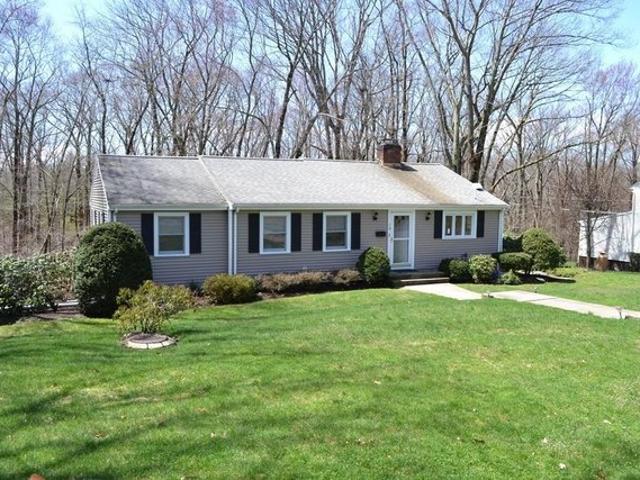 10 Country Club Dr, Walpole, MA 02081