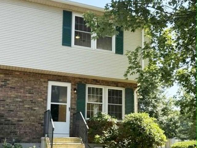 10 Countryside Ln Unit 1, Middletown, CT 06457