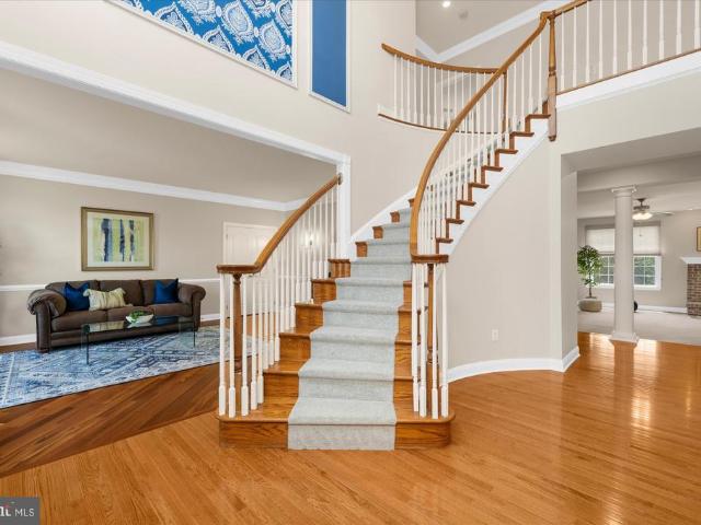 10 Claridge Lane