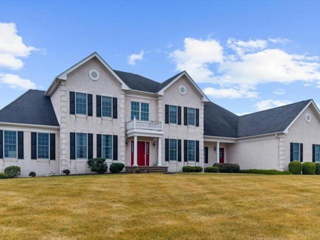 10 Claridge Ln, Flemington, NJ 08822
