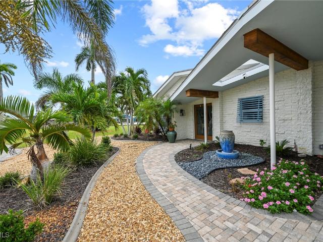 10 Clearview Blvd, Fort Myers Beach, FL 33931 | MLS #2025015 | Compass
