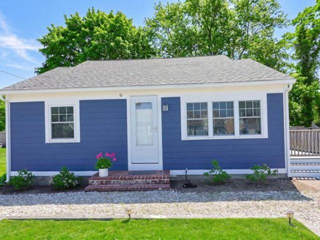 10 Cranberry Ln, Dennis Port, MA 02639