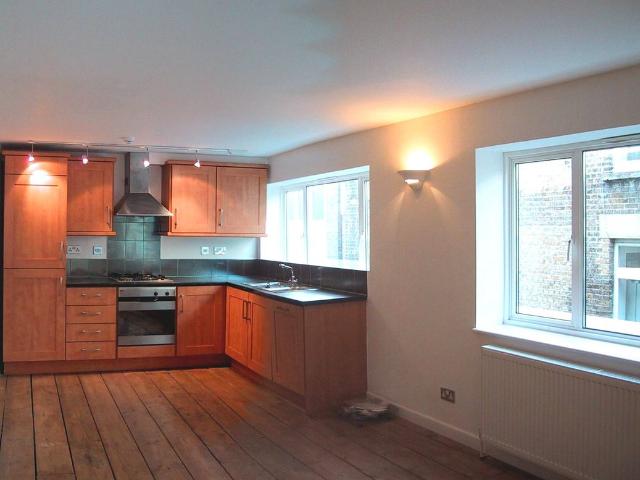 10 Crescent Row, London EC1Y, 2 bed flat to rent, £2,700 pcm | PrimeLocation