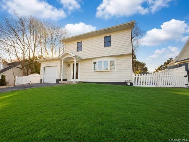 10 Curlin Ln, Saint James, NY 11780