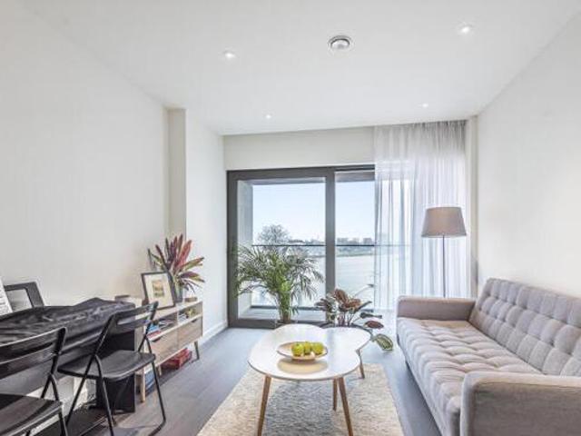 10 Cutter Lane, No upper Riverside, 2 Bedroom Flat