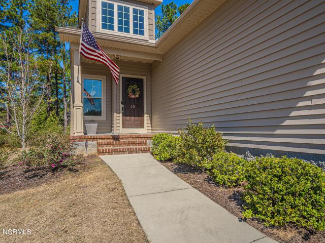 10 Cypress Circle