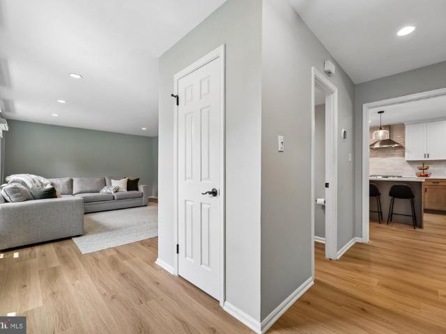 10 Dairyfield Court
