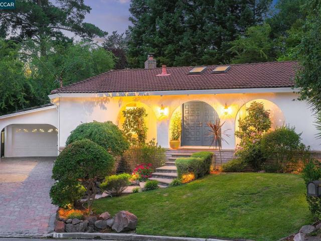 10 Darnby Ct