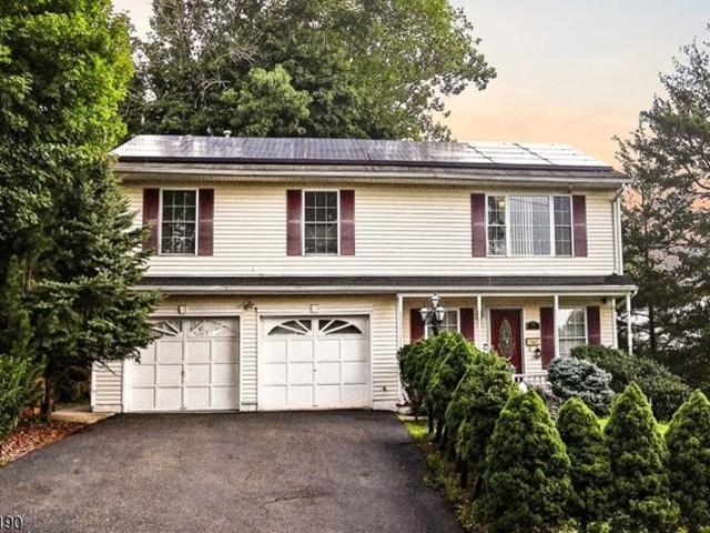 10 Davis Ave, Dover, NJ 07801