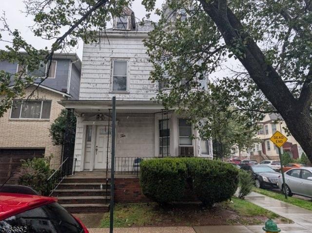 10 Davis Ave, Harrison, NJ 07029