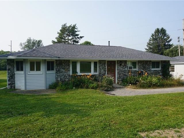 10 Deacon Dr, Arcade, NY 14009