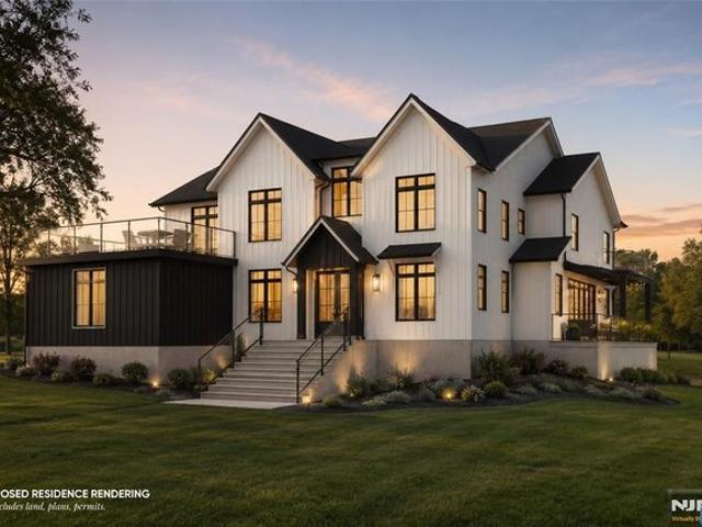 10 Deerfield Dr, Woodcliff Lake, NJ 07677