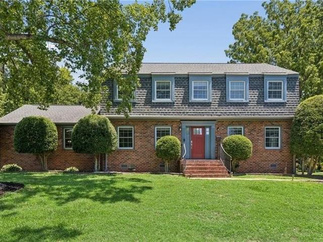 10 Digges Dr, Newport News, VA 23602