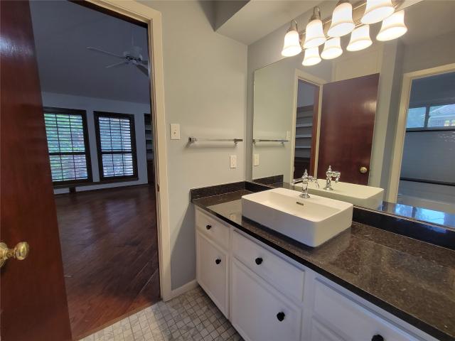 10 Dovewood Pl, The Woodlands, TX 77381 | MLS #12626