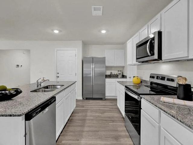 10 Draught St, Rossville, GA 30741