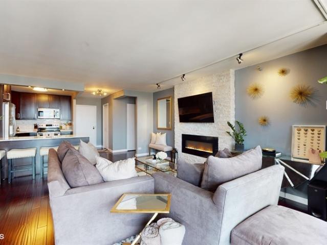 10 E Ontario Street # 4301