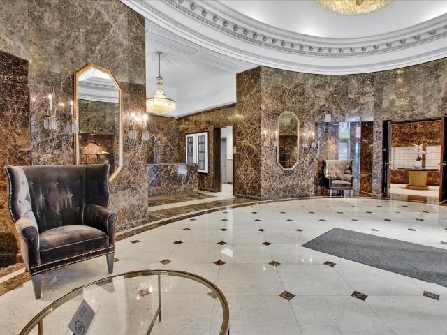 10 E Ontario Street # 905