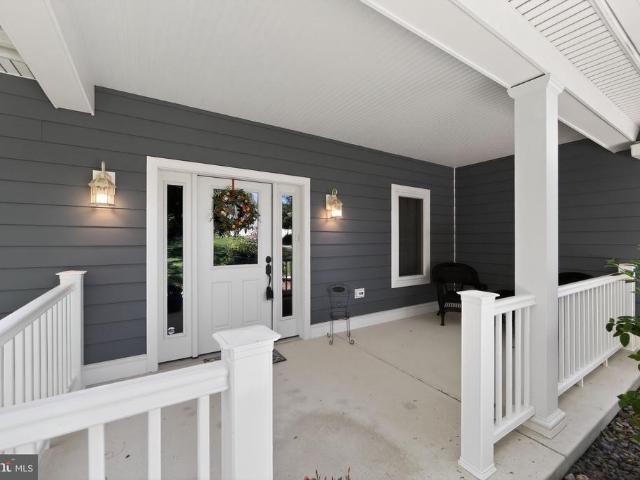 10 E Brookhaven Road