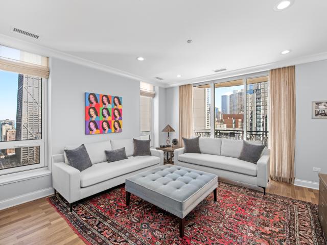 10 E Delaware Place # 25B