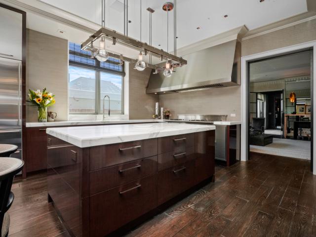 10 E Delaware Place # 34A